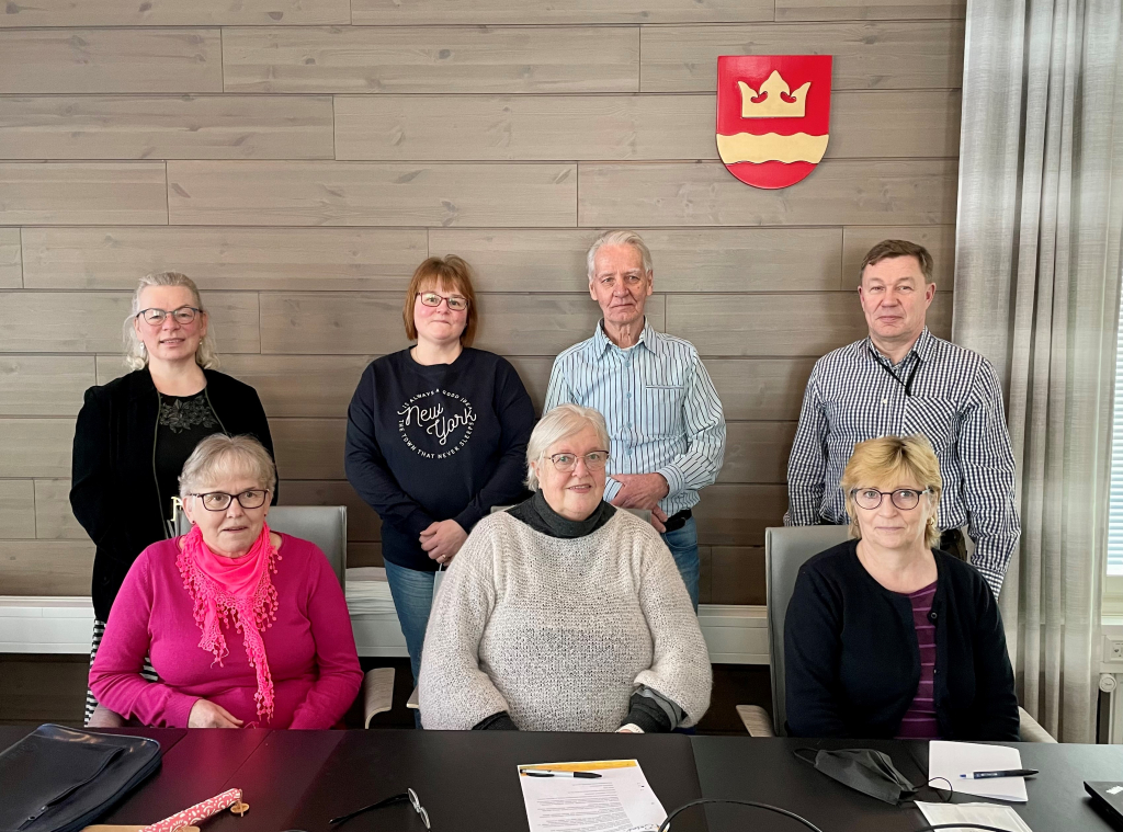 Vanhus- ja vammaisneuvosto edistää digitaitoja ja liikuntaa | Soini